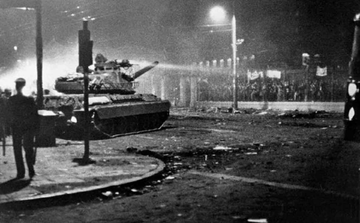 Ένας αριστερός ξεφτιλίζει το “Έπος” του Πολυτεχνείου | ΚΟΙΝΩΝΙΚΟΣ ...